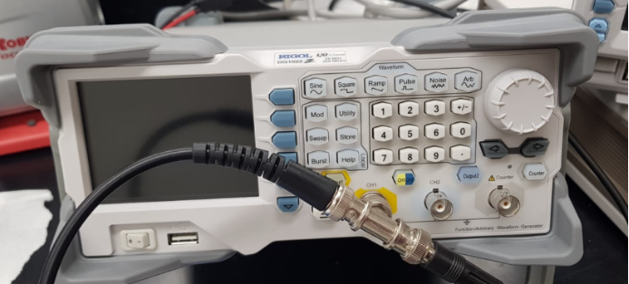 FUNCTION/ARBITRARY WAVEFORM GENERATOR | High-Performance Materials ...
